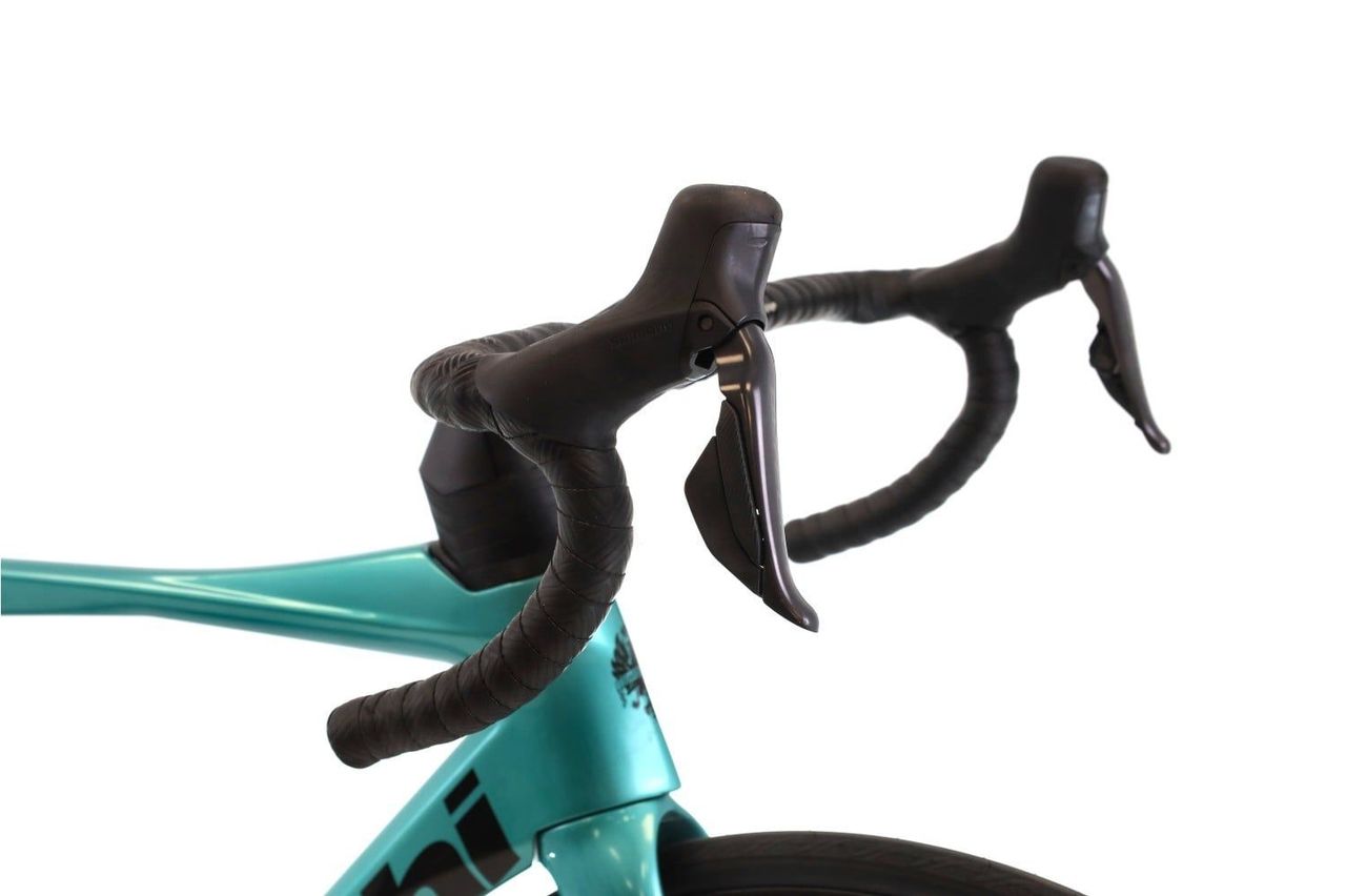 Vélo de route Bianchi Oltre Comp Di2 12V | Campsider