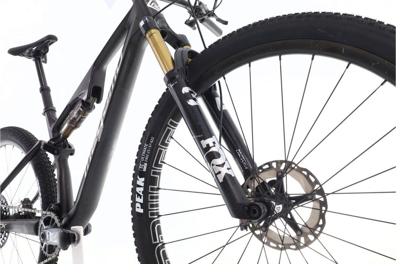 VTT Megamo TRACK AXS RACE | Campsider