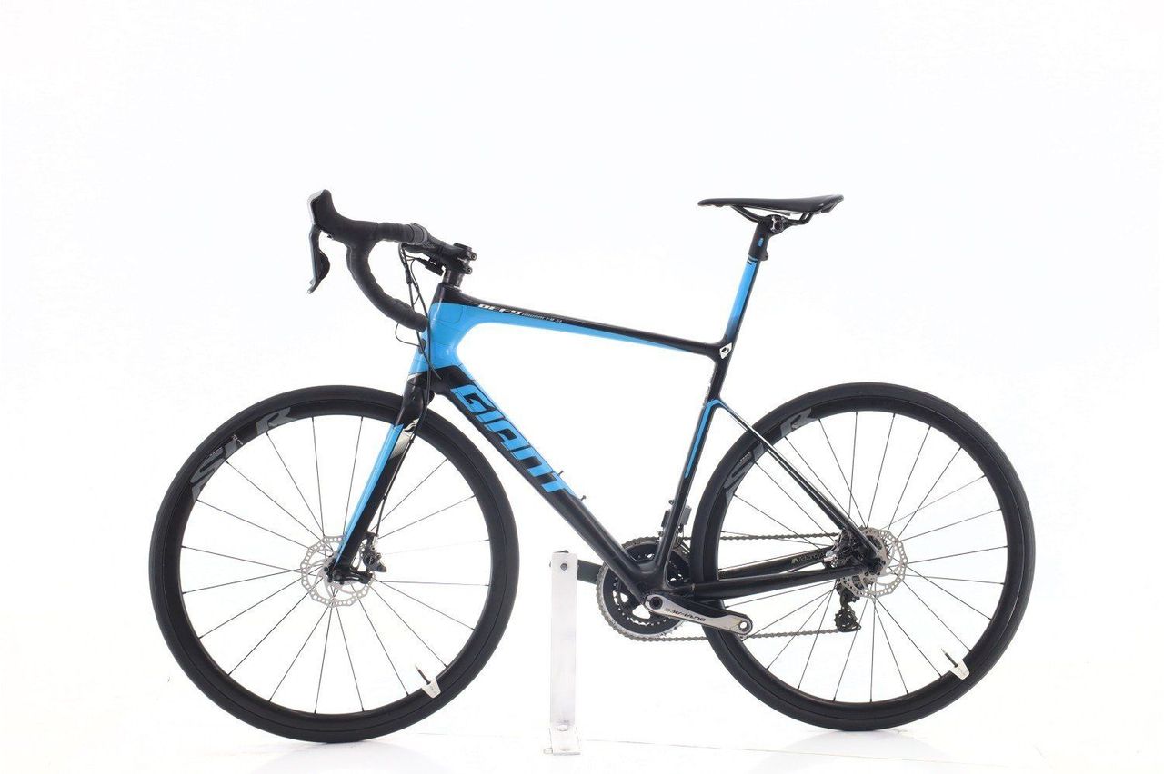 Vélos de route Giant Defy Advanced SL 0 Di2 | Campsider