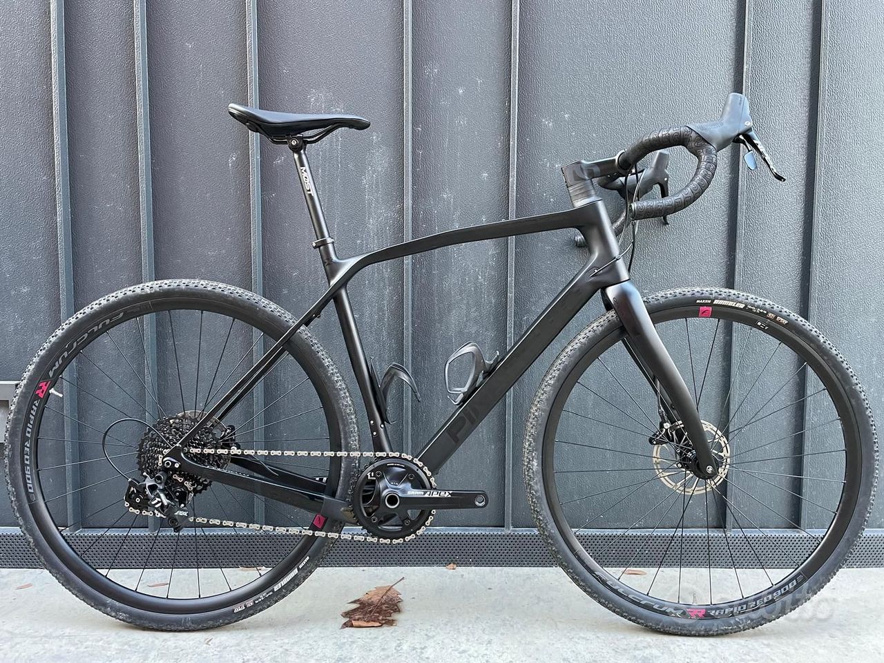 Vélo gravel Pinarello Granger X1 Apex | Campsider