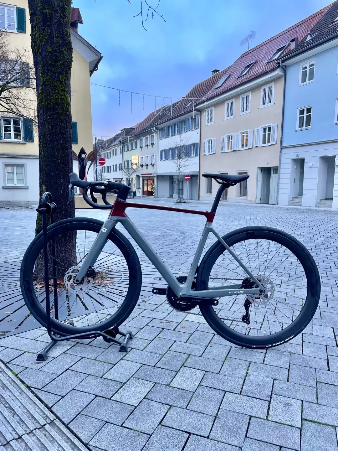 Vélo de route Focus Izalco Max 8.9 | Campsider