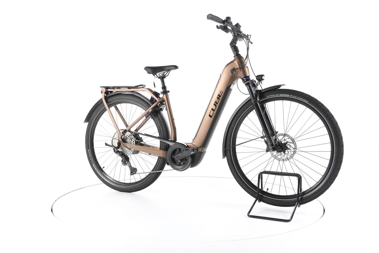 Vélo électrique Cube Touring Hybrid EXC | Campsider